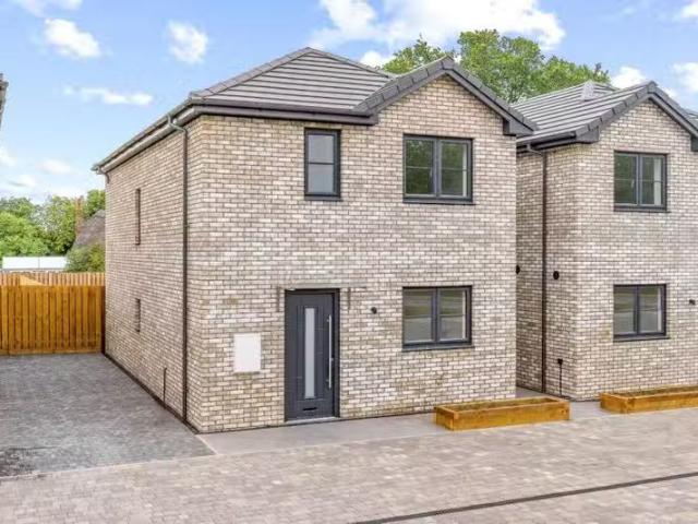 3 bedroom detached house for rent in Mole Hill Green, Takeley.