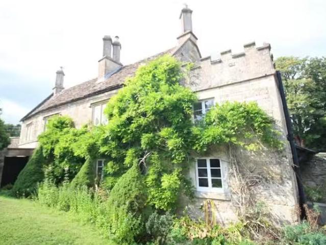3 bedroom detached house for rent in Monkton Farleigh, BA15