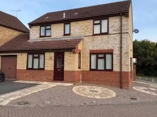 3 bedroom detached house for rent in Magingley Crescent, Ipswi.