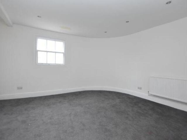 3 bedroom detached house for rent in Mansfield Road, Nottingham NG1 3FQ, NG1