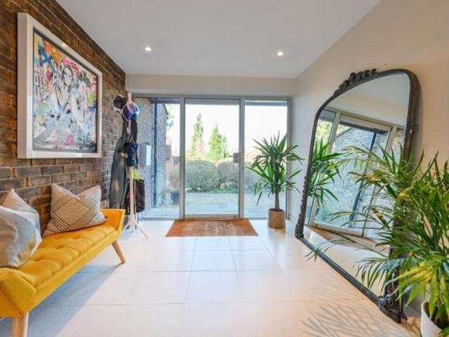 3 bedroom detached house for rent in Meads Road, Boxgrove, Guildford, GU1