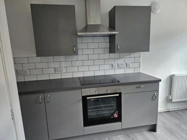 3 bedroom detached house for rent in Medina Road, Hull, HU8