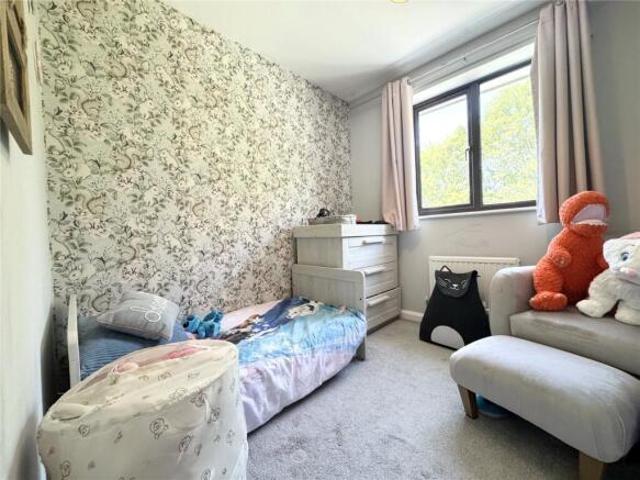 3 bedroom detached house for rent in Melfort Close, Sparcells, Swindon, Wiltshire, SN5