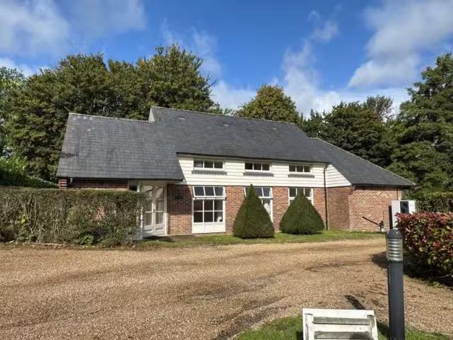 3 bedroom detached house for rent in Middleton Manor, BN6