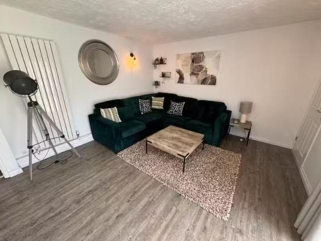 3 bedroom detached house for rent in Minton Road, Birmingham.