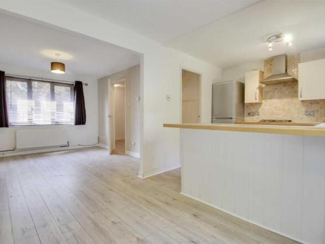 3 bedroom detached house for rent in Northcroft, Shenley Lodge, Milton Keynes, MK5
