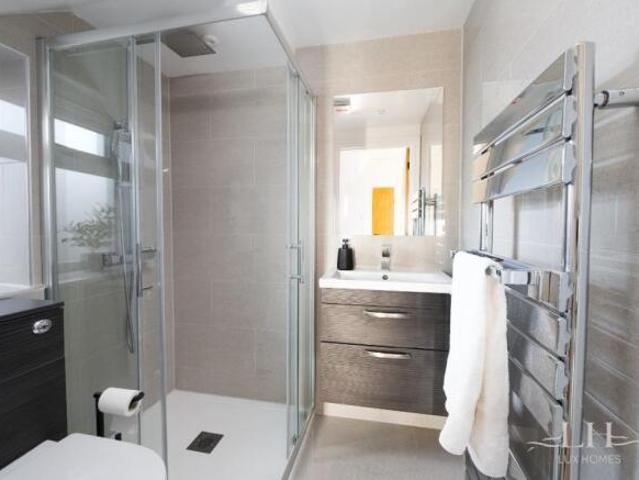 3 bedroom detached house for rent in South Drive, Warley, Brentwood, CM14