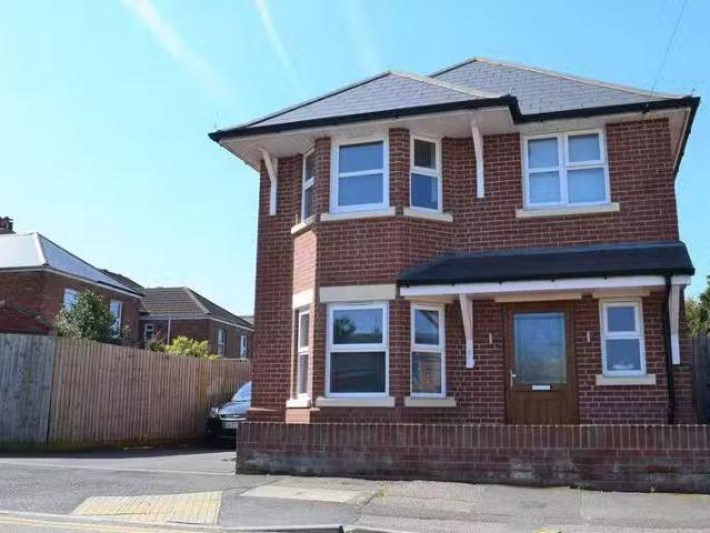 3 bedroom detached house for rent in Southbourne, BH6