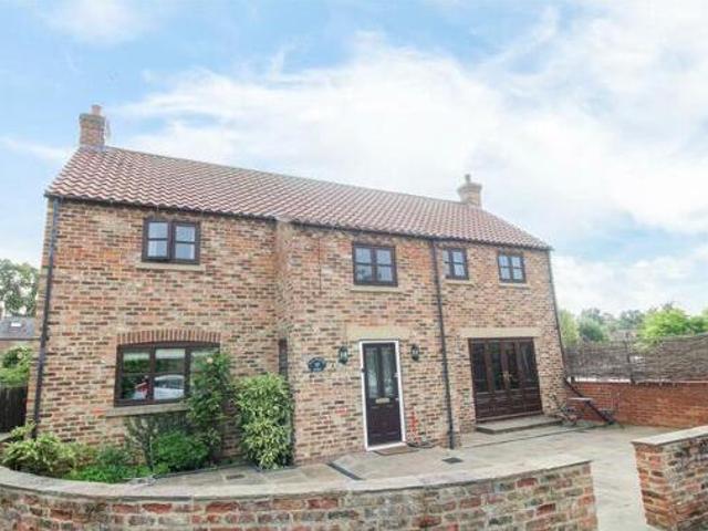 3 Bedroom Detached House For Rent In Sowerby