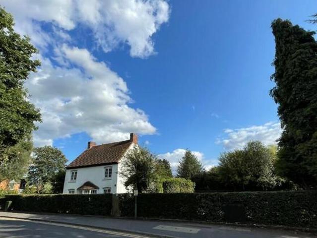 3 Bedroom Detached House For Rent In Solihull, West Midlands