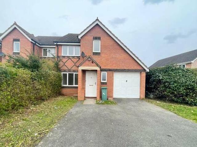 3 bedroom detached house for rent in Seacole Close Leicester LE3