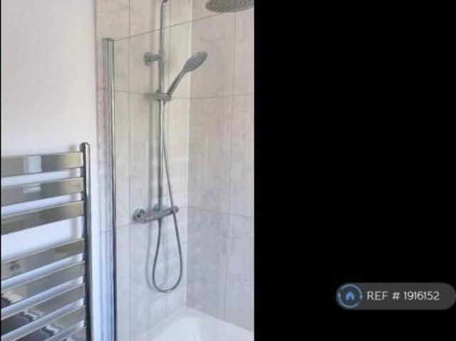 3 bedroom detached house for rent in Shakespeare Close, Stoke On Trent, ST2