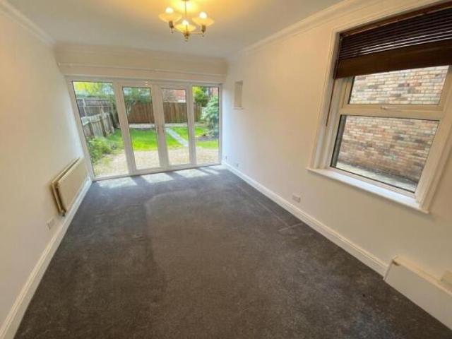 4 bedroom detached house for rent in Shelbourne Road, Bournemouth, BH8