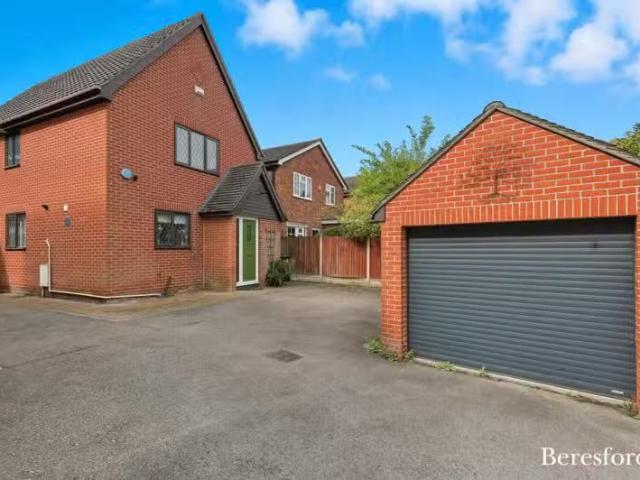 3 bedroom detached house for rent in Spinks Lane, CM8