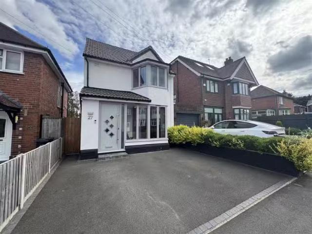3 bedroom detached house for rent in Springfield Drive, Haleso.