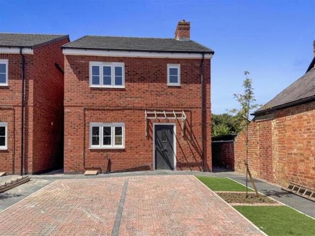 3 bedroom detached house for rent in Station Road, Countesthorpe, Leicester, LE8