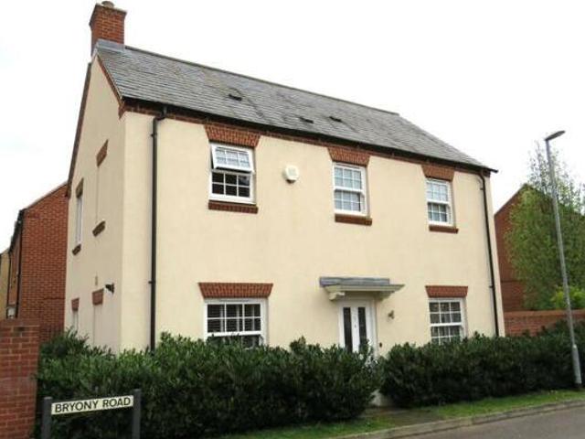 3 Bedroom Detached House For Rent In Stotfold