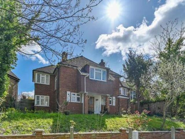 3 Bedroom Detached House For Rent In Sutton