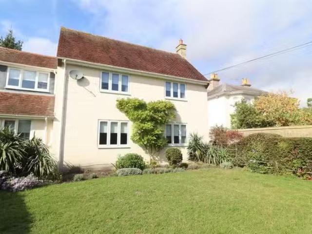 3 bedroom detached house for rent in Swan Lane, Exning, Newmar.