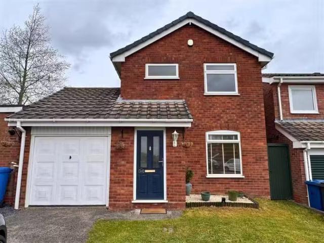 3 bedroom detached house for rent in Sycamore, Wilnecote, Tamw.