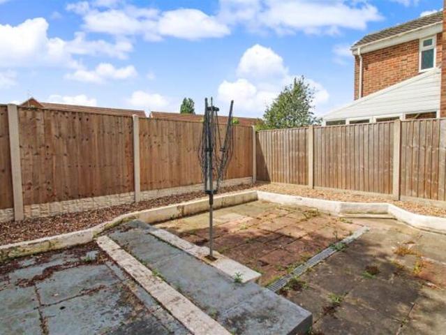 3 bedroom detached house for rent in Poulter Close, Nottingham, NG7