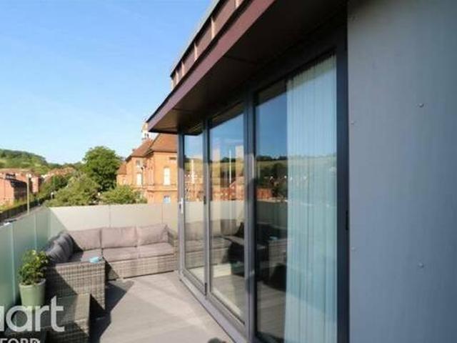 3 bedroom detached house for rent in Queens Place Denzil Road GU2