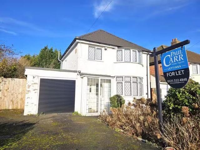 3 bedroom detached house for rent in Rowton Drive, Streetly, S.