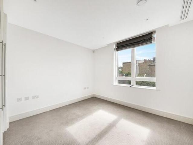 3 bedroom detached house for rent in Rainsborough Square, Fulham, London SW6