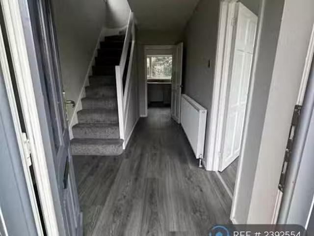 3 bedroom detached house for rent in Ralph Road, Shirley, Soli.