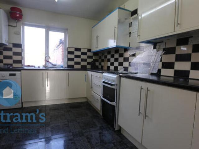 3 bedroom detached house for rent in Ranelagh Grove, Wollaton, NG8