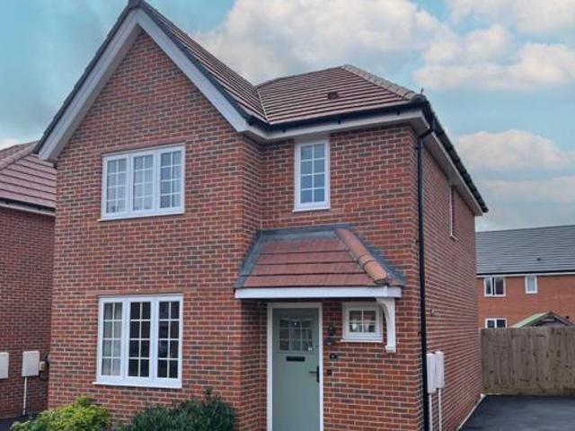 3 Bedroom Detached House For Rent In Reading, Berkshire