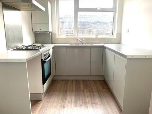3 bedroom detached house for rent in Regents Park, SO16