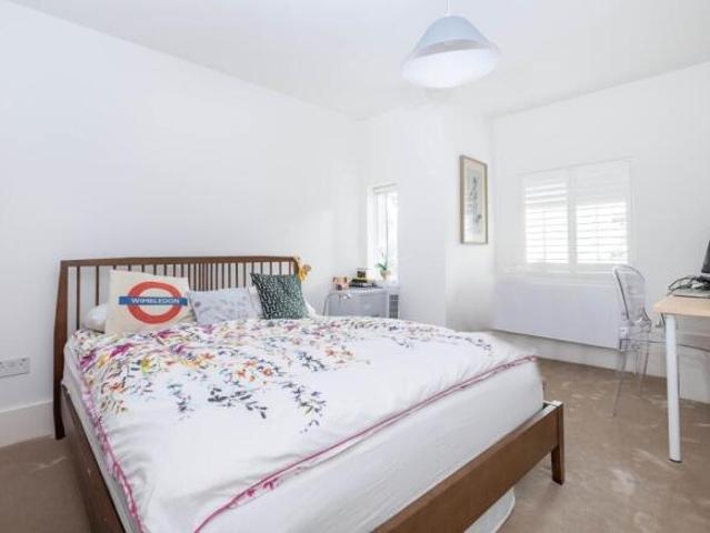 3 bedroom detached house for rent in Ridgway London SW19