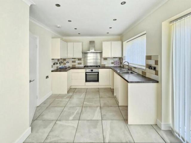 3 bedroom detached house for rent in Wem Gardens, Wolverhampton, West Midlands, WV11