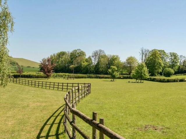 3 bedroom detached house for rent in Westwell, Ashford, Kent, TN25