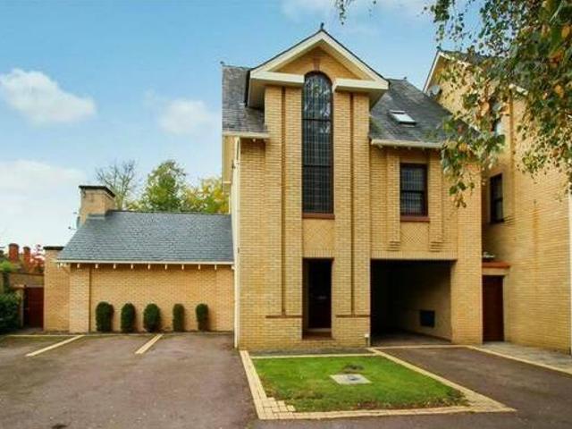 3 bedroom detached house for rent in Westwood St Margarets Road Altrincham WA14