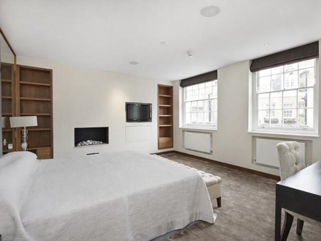 3 bedroom detached house for rent in Wilton Row, Belgravia, London, SW1X