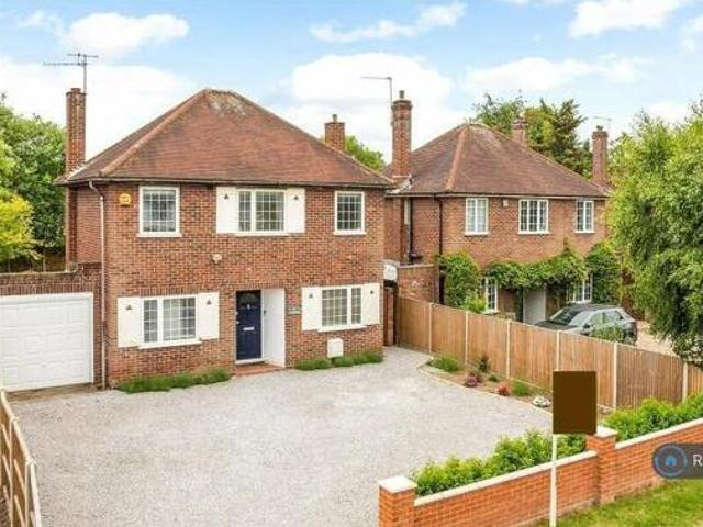 3 Bedroom Detached House For Rent In Windsor