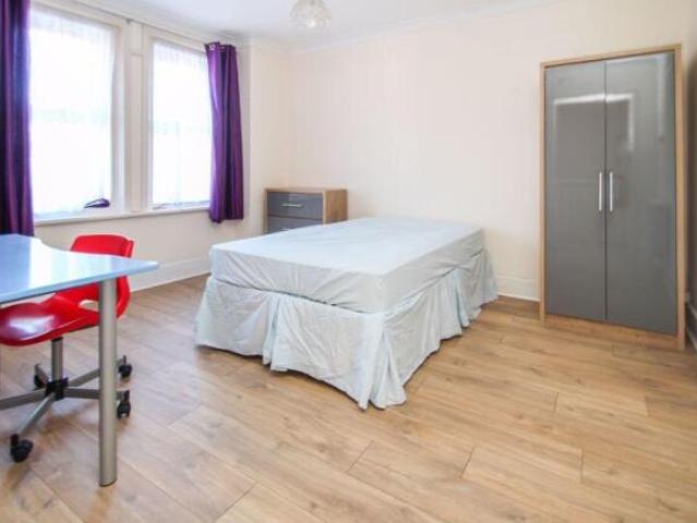 3 bedroom detached house for rent in Winton, Bournemouth, BH9
