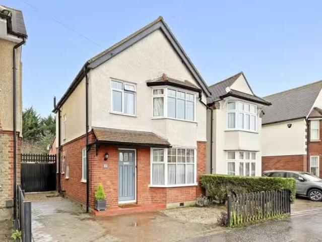 3 bedroom detached house for rent in Tower Road, Epping, CM16