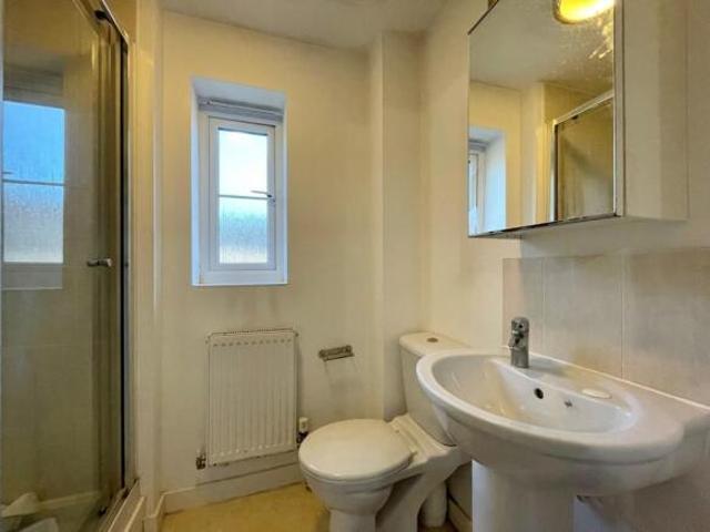 3 bedroom detached house for rent in Temple Crescent, Oxley Park, MK4