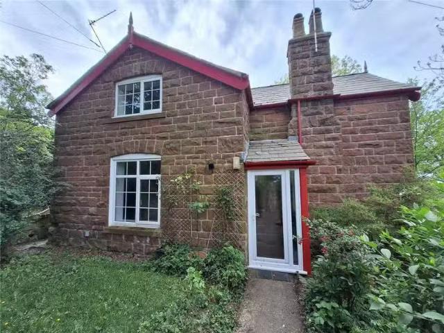 3 bedroom detached house for rent in Thurstaston, Wirral, Mers.