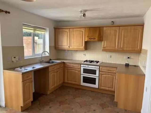 3 bedroom detached house for rent in Thatch Meadow Drive, Mark.