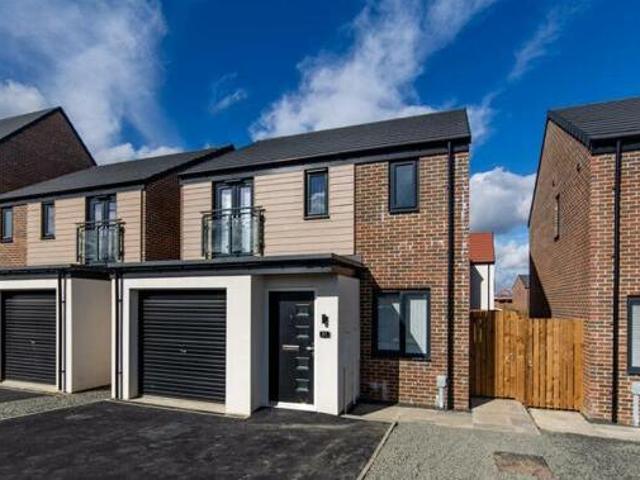 3 Bedroom Detached House For Rent In The Maples