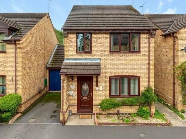 3 bedroom detached house for rent in The Sidings Saxilby LN1
