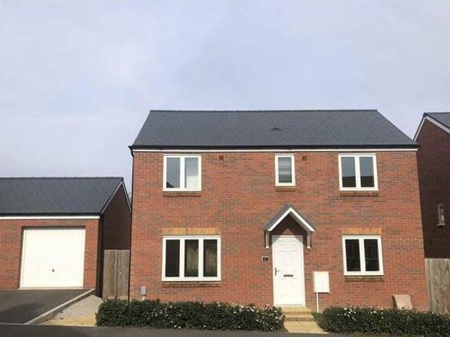 3 bedroom detached house for rent in Twelve Acres Sherborne DT9