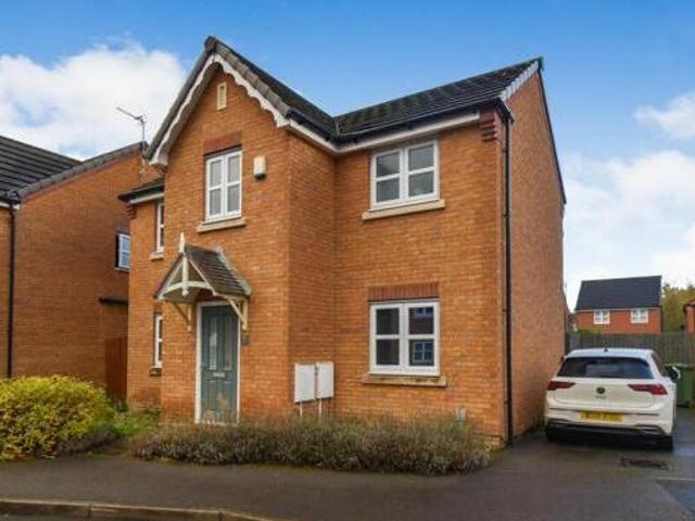 3 Bedroom Detached House For Rent In Tyldesley