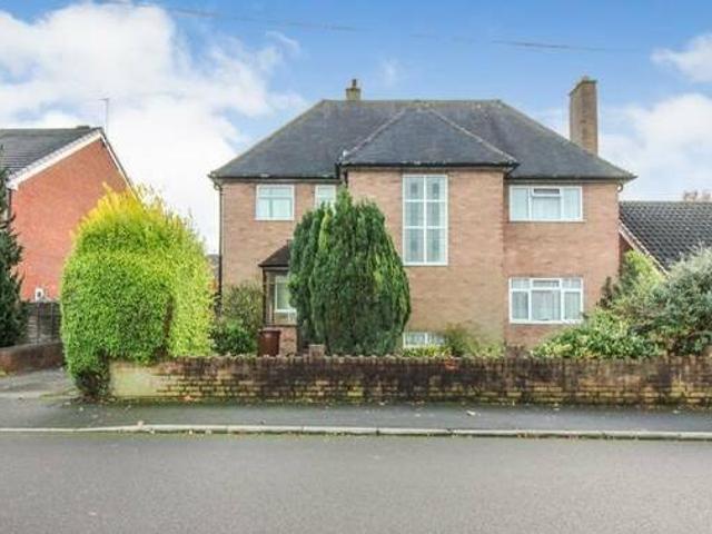 3 bedroom detached house for rent in Victoria Avenue Bloxwich WS3