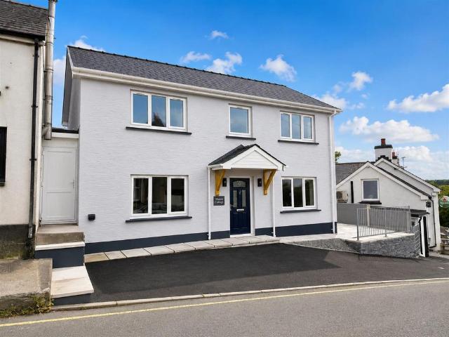 3 bedroom detached house for sale