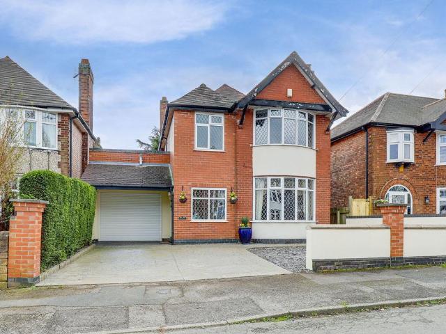 3 bedroom detached house for sale